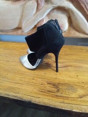 Steve Madden | Shoes | Steve Madden Sz 55 Black And White Pointed Toe ...